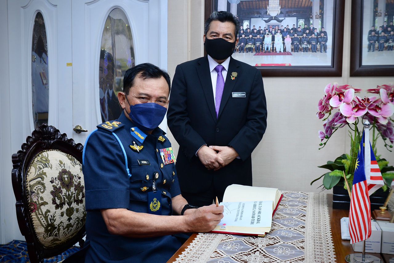 Chief of Air Force Gen Tan Sri Ackbal Conducts Farewell Visit - MY ...
