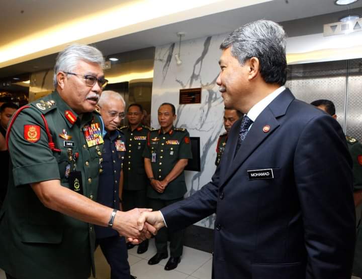 Minister of Defence Visits the Malaysian Army Headquarters - MY ...