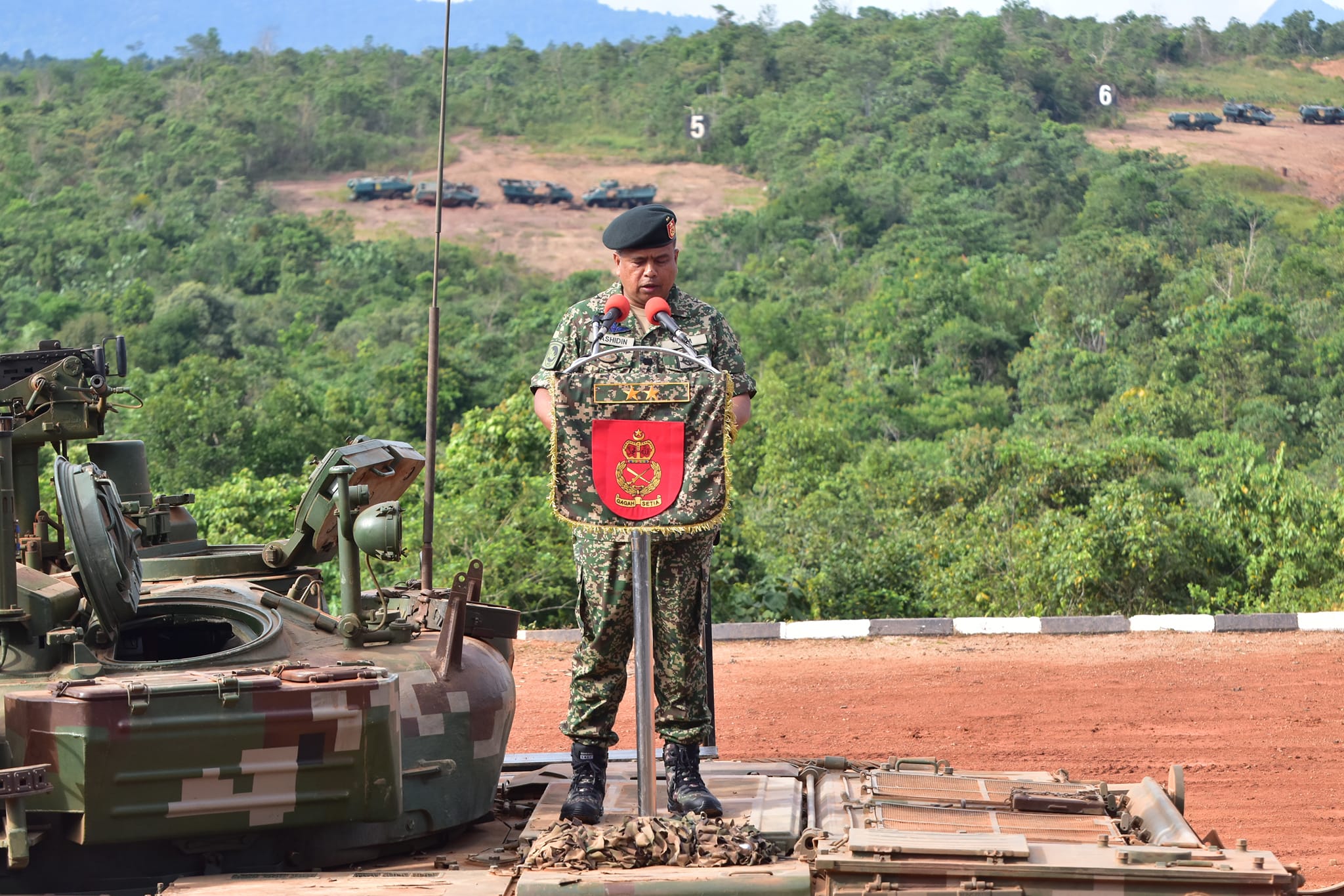 Chief of Army Attends Firepower Training - MY Military Times