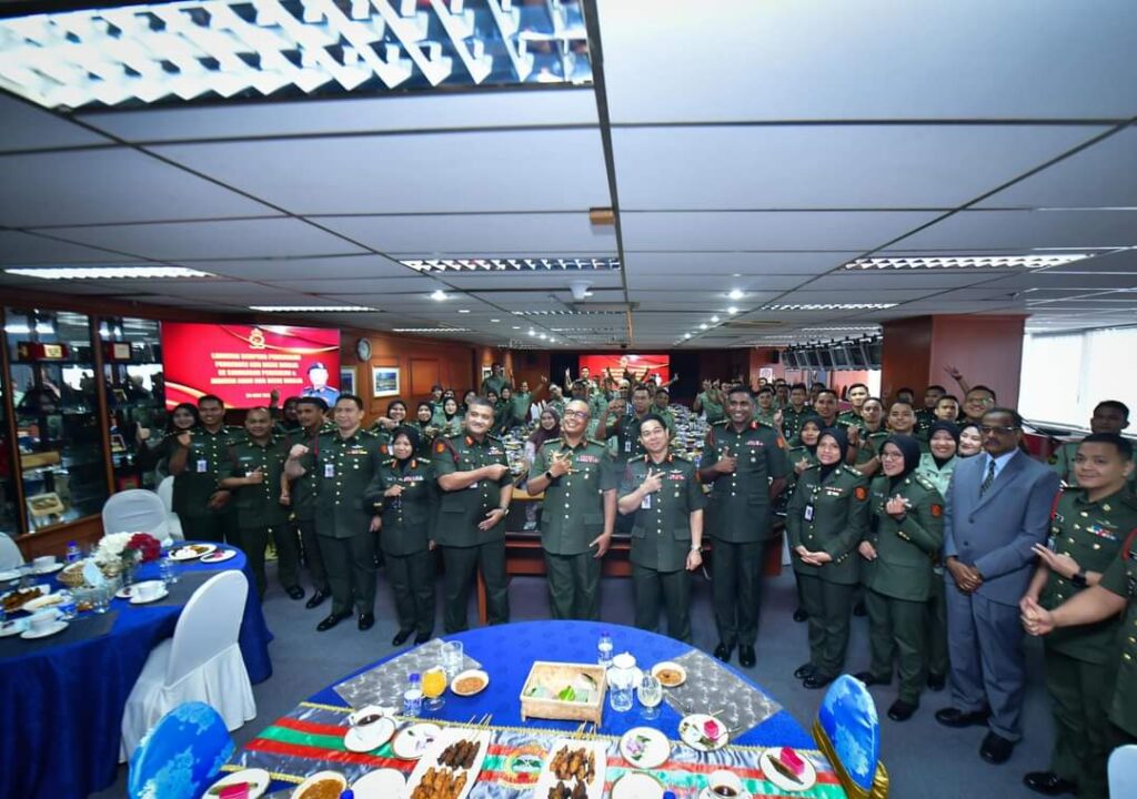 Retirement Visit: Malaysian Army Chief Receives Farewell from Defence ...