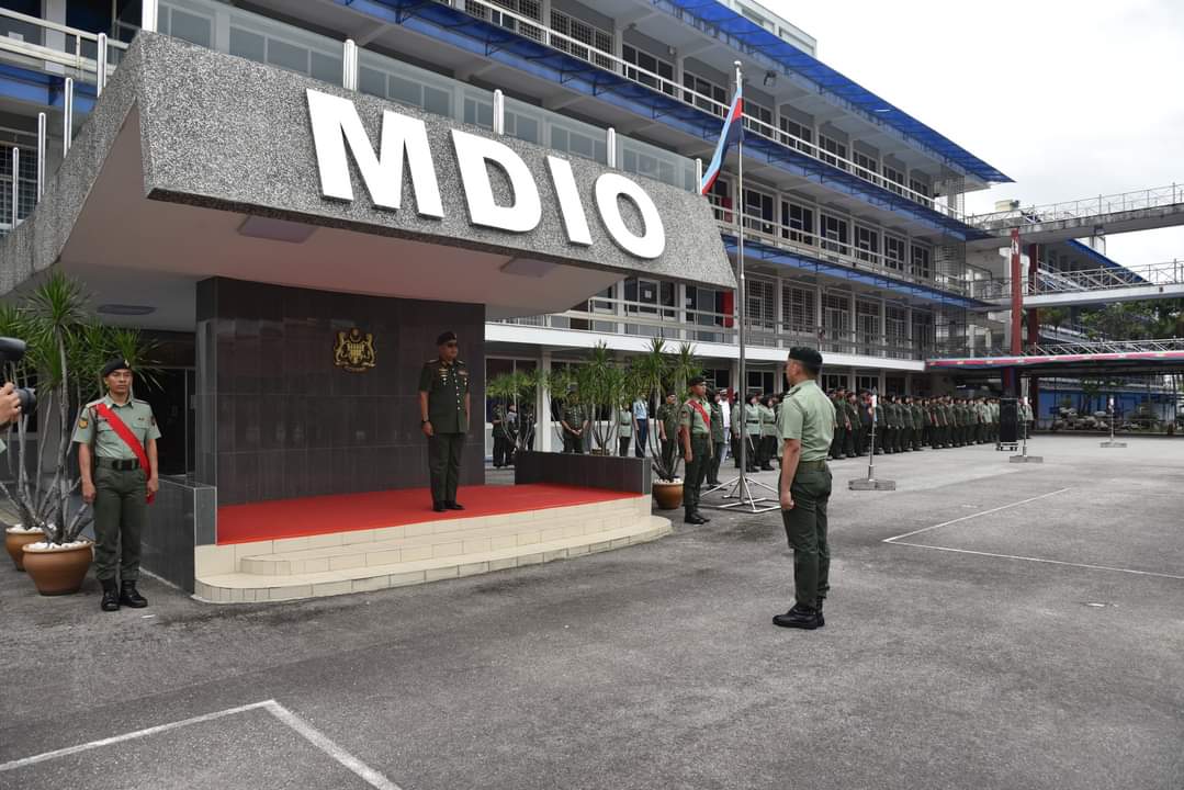 Malaysia's Military Intelligence Witnesses Change as Lieutenant General ...