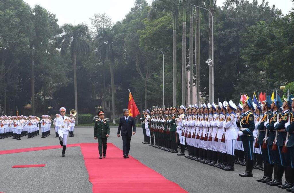 Malaysian Defence Minister Enhances Defence Cooperation on Official ...