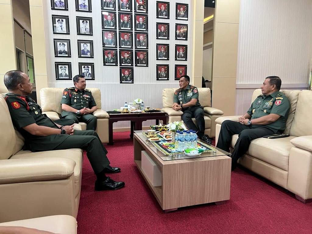 Malaysian Army Eastern Field Commander Strengthens Bilateral Ties with ...