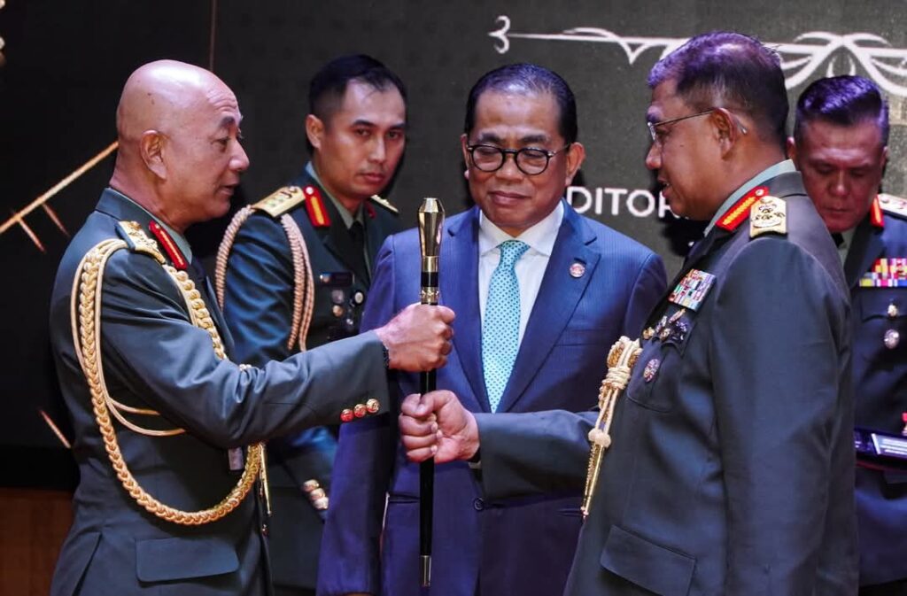 Malaysia Welcomes 23rd Chief of Defence Force in Official Handover ...