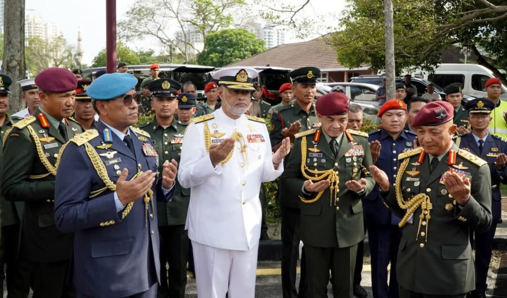 Malaysia Welcomes 23rd Chief of Defence Force in Official Handover ...