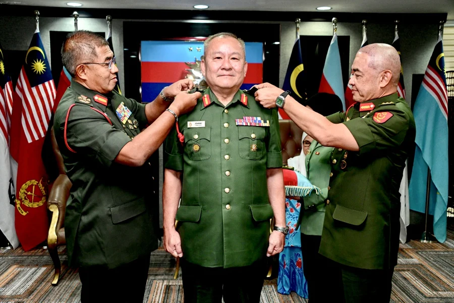Johnny Lim Becomes MAF's Second Ethnic Chinese Three-star General - MY ...